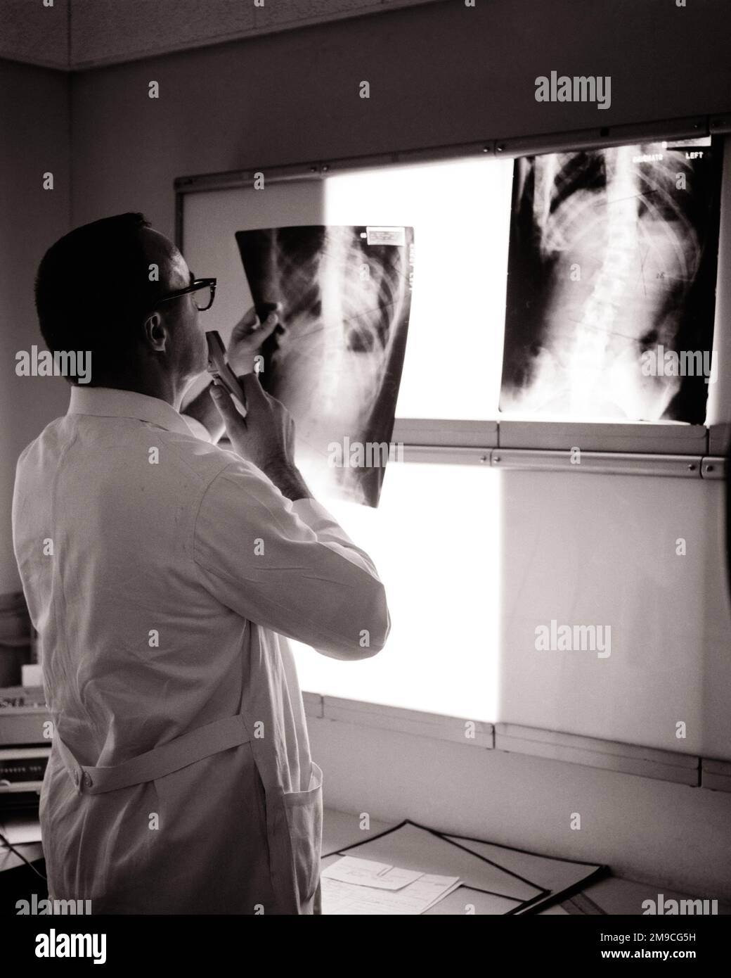 1960s microphone hi-res stock photography and images - Alamy