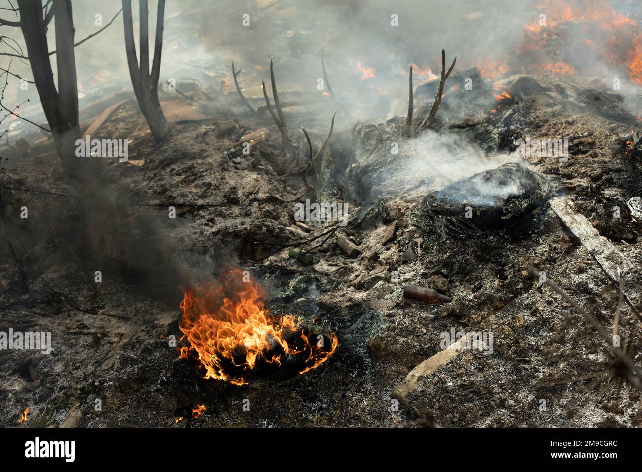 Burnt garbage hi-res stock photography and images - Alamy