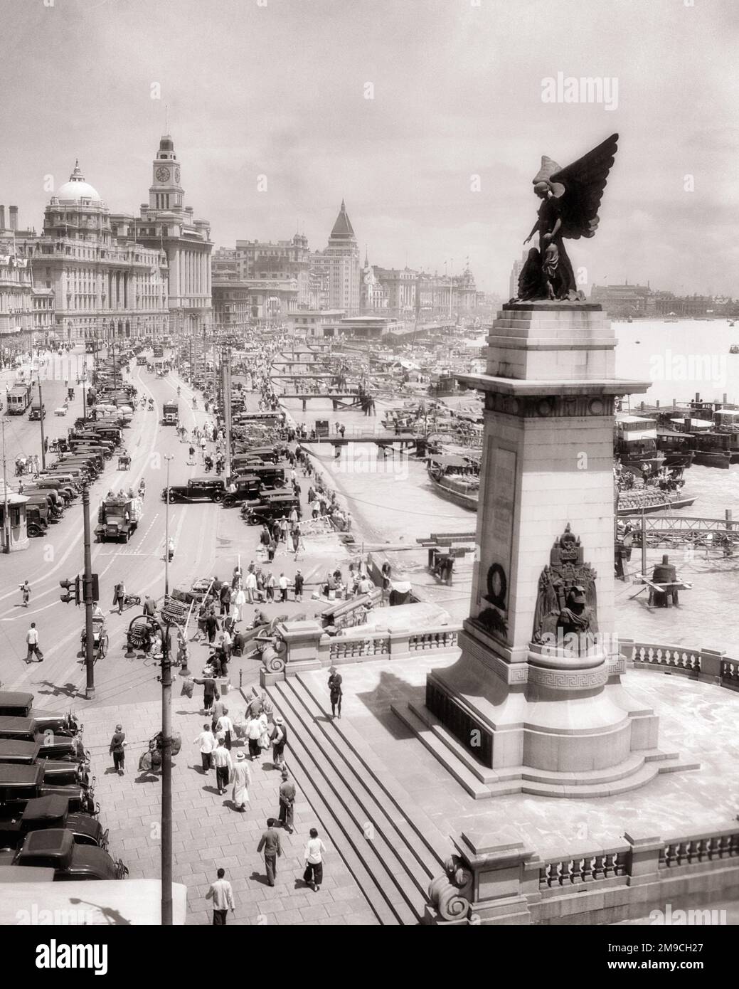 1920s 1930s VIEW OF THE BUND OR WAITAN CARS PEDESTRIANS BOATS & 1924 ...