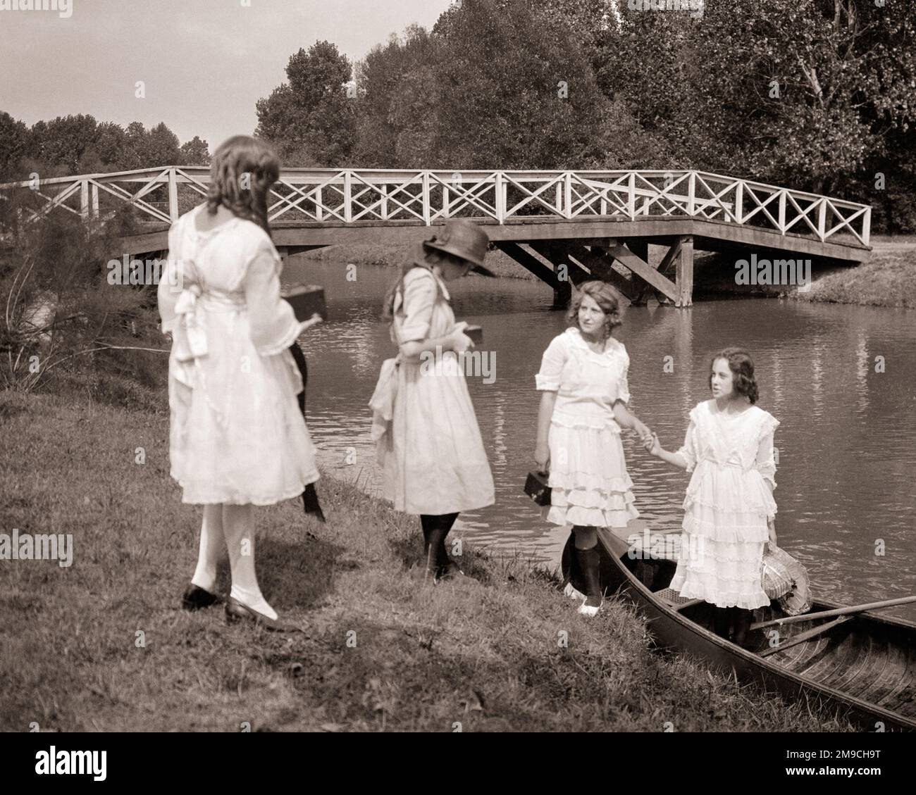 1890s fashion hi-res stock photography and images - Alamy