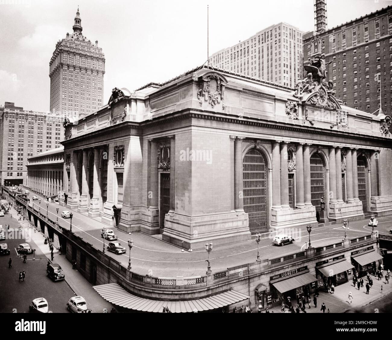 Train station in 1930s hi-res stock photography and images - Alamy