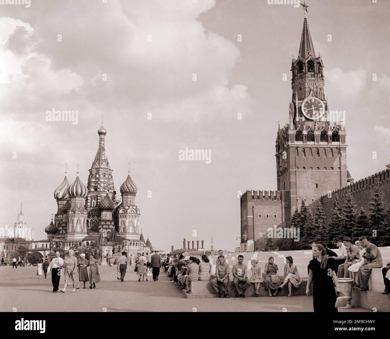 1960s SOUTH SIDE OF RED SQUARE MOSCOW WITH ST BASIL’S CATHEDRAL AND ...