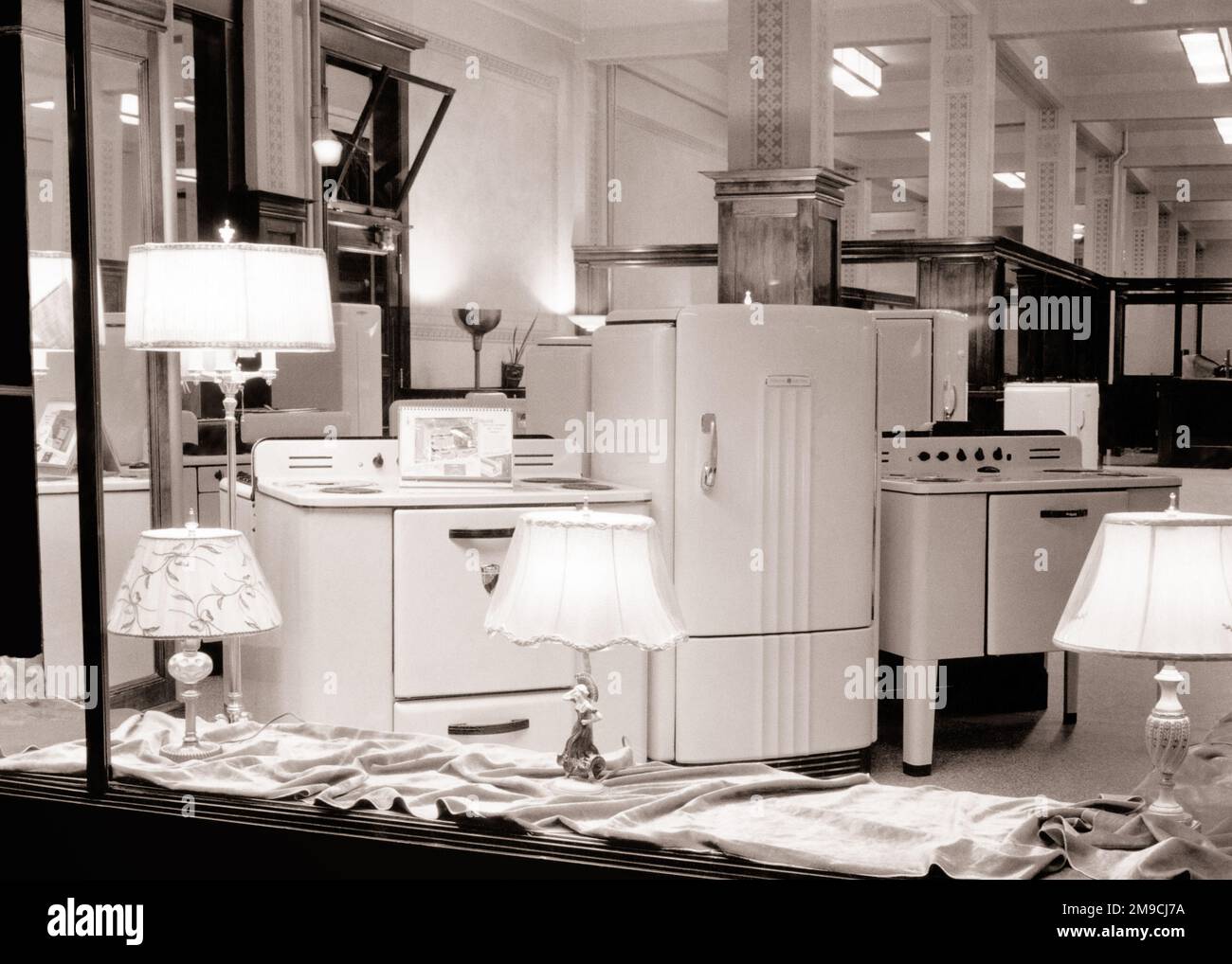 1940s DISPLAY IN WINDOW OF KITCHEN APPLIANCE STORE ALSO LAMPS WITH ...