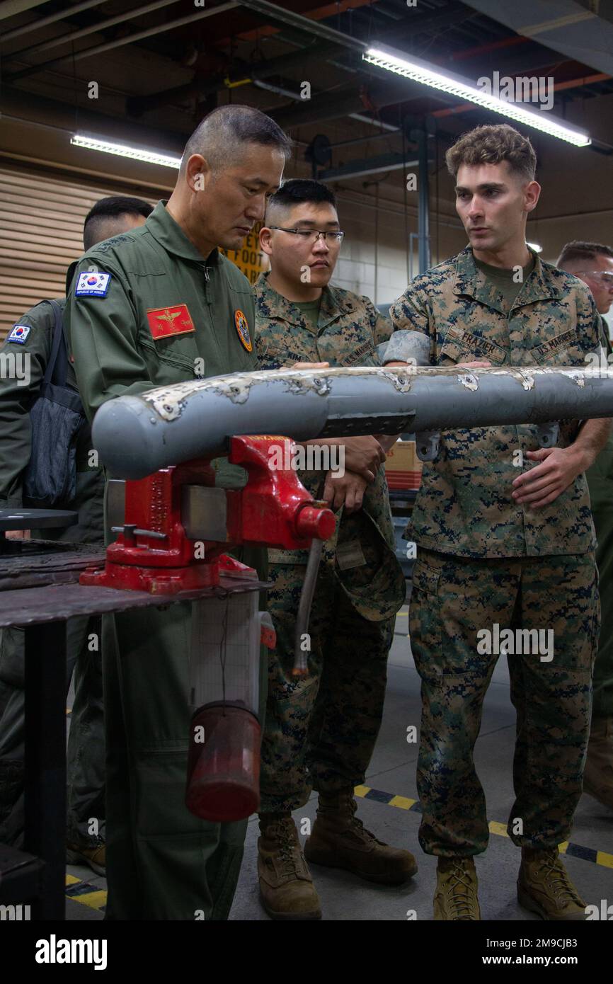 Republic of Korea Marines get a tour of Marine Aviation Logistics ...
