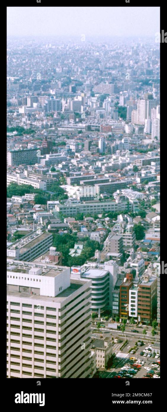 A view of Tokyo from the 45th floor of the Tokyo Metropolitan ...