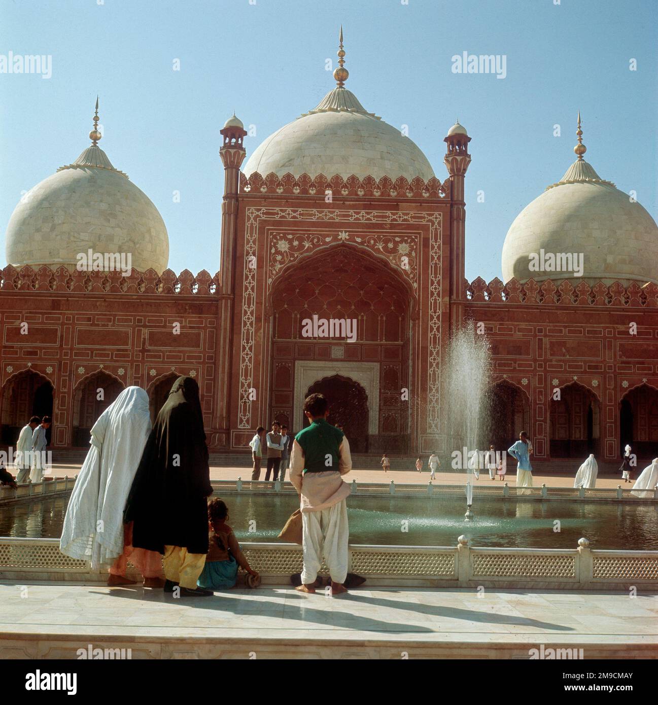 BADSHAHI MOSQUE, one of the largest mosques in the world, built by ...