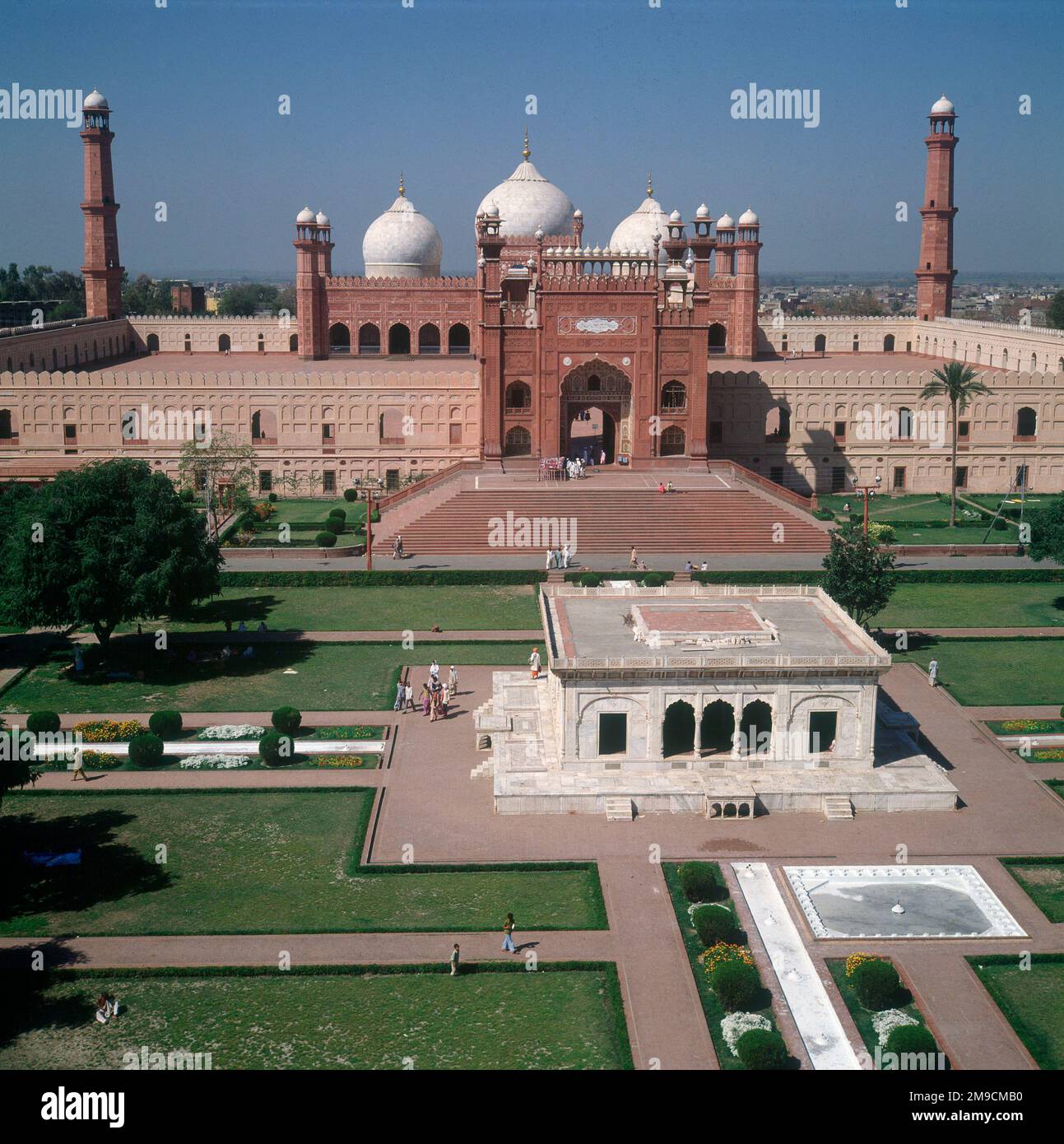 BADSHAHI MOSQUE, one of the largest mosques in the world, built by ...