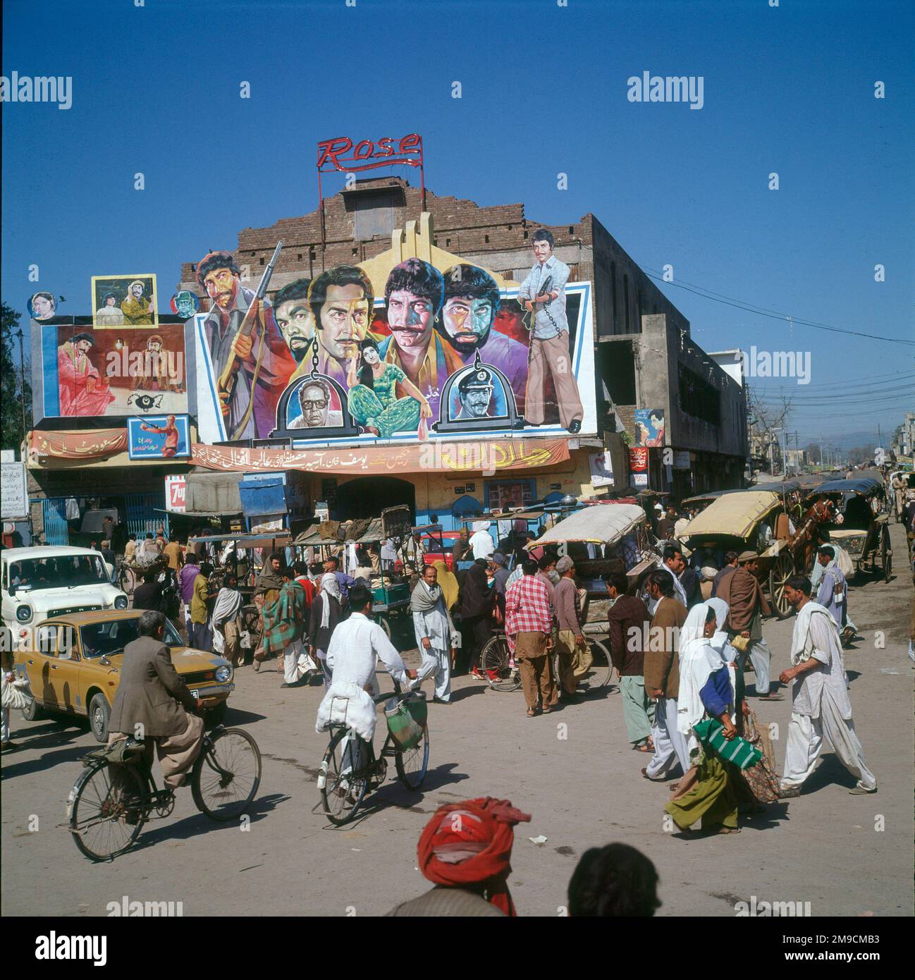 Rawalpindi street scene pakistan hi-res stock photography and images ...