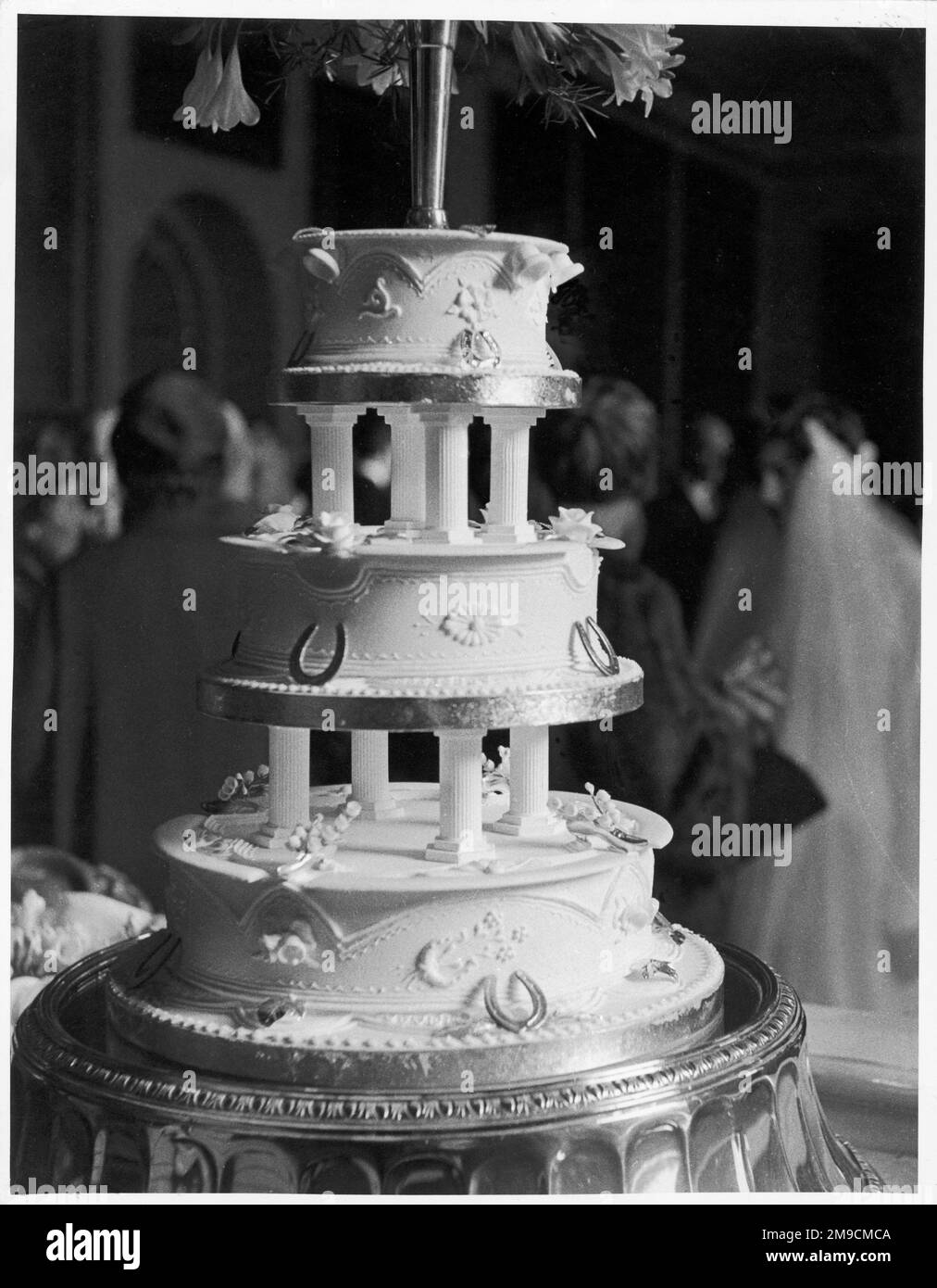1960s wedding cake hi-res stock photography and images - Alamy