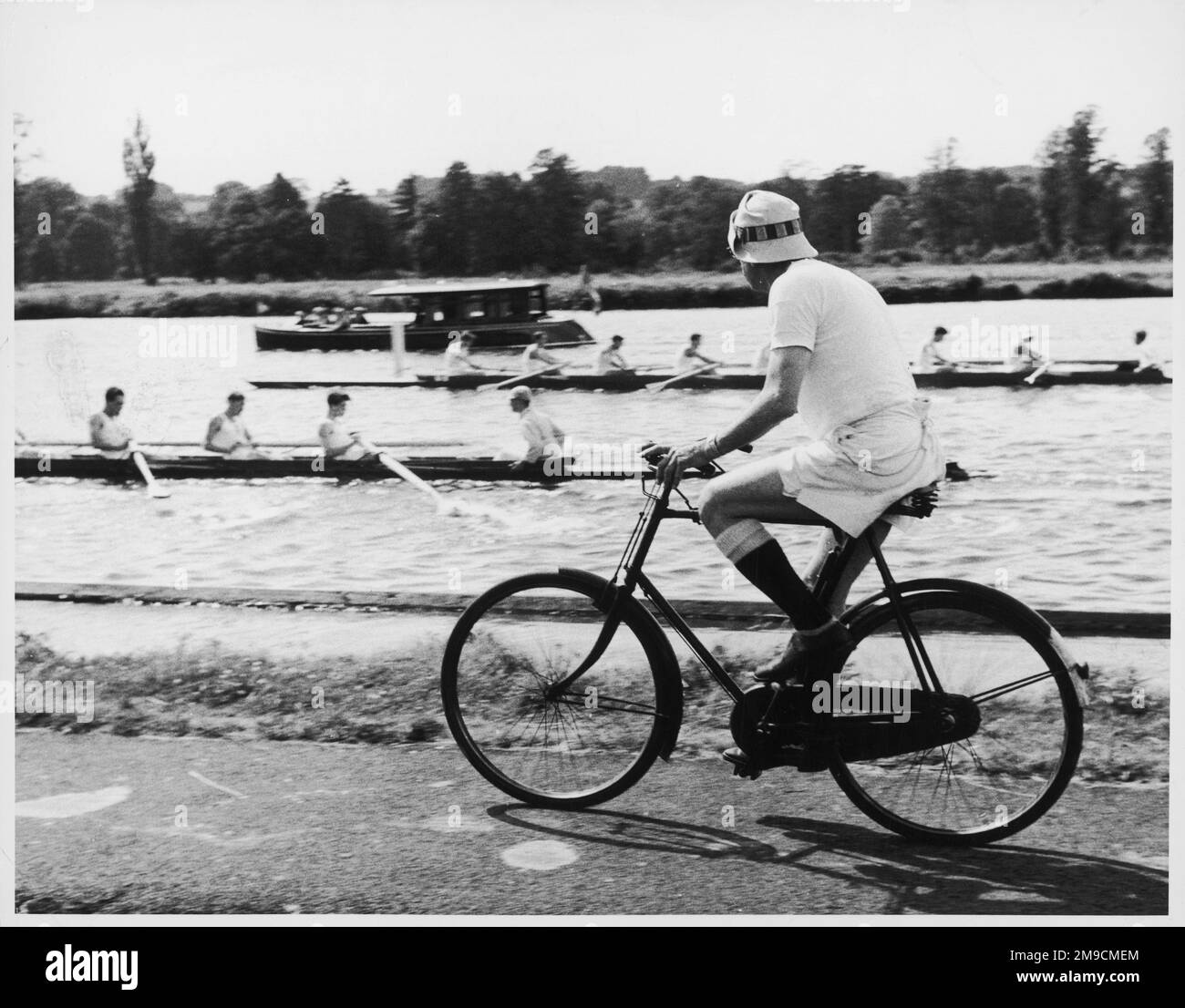 1950s cycling hi-res stock photography and images - Alamy