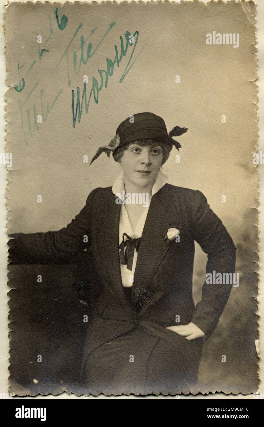 Edwardian woman portrait hi-res stock photography and images - Alamy