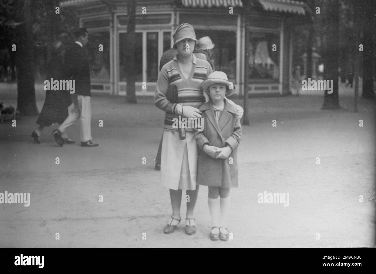 A mother and daughter in Vichy, France Stock Photo - Alamy