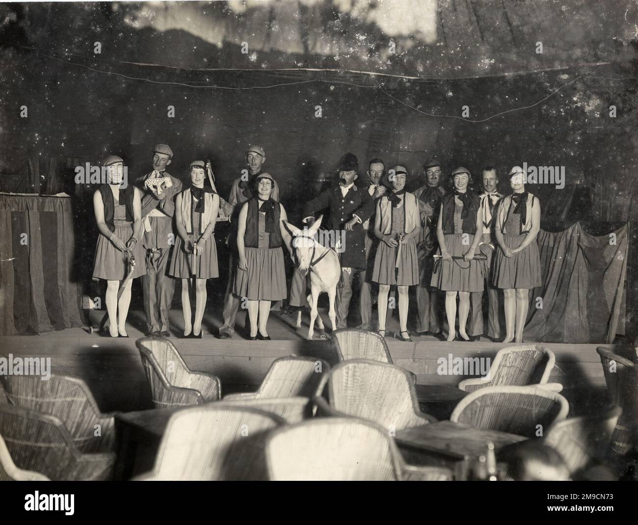 A cabaret performance in Mhow, India Stock Photo - Alamy