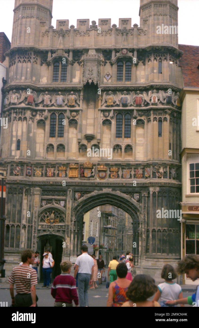 Christchurch Gate (built in 1517) - the main entrance to the cathedral ...