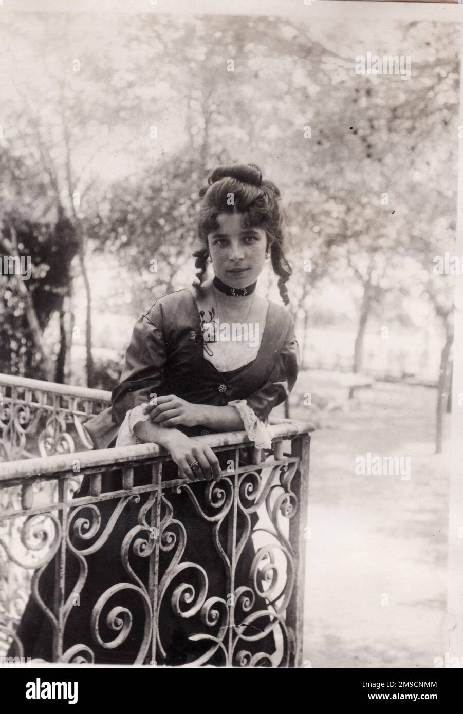 A young italian woman hi-res stock photography and images - Alamy