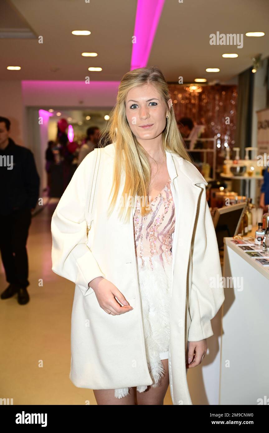 Hanna Annika beim Mates Date Influencer Event auf der Berlin Fashion ...