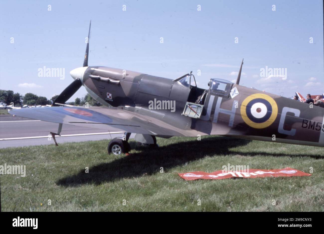 Spitfire fighter plane hi-res stock photography and images - Alamy
