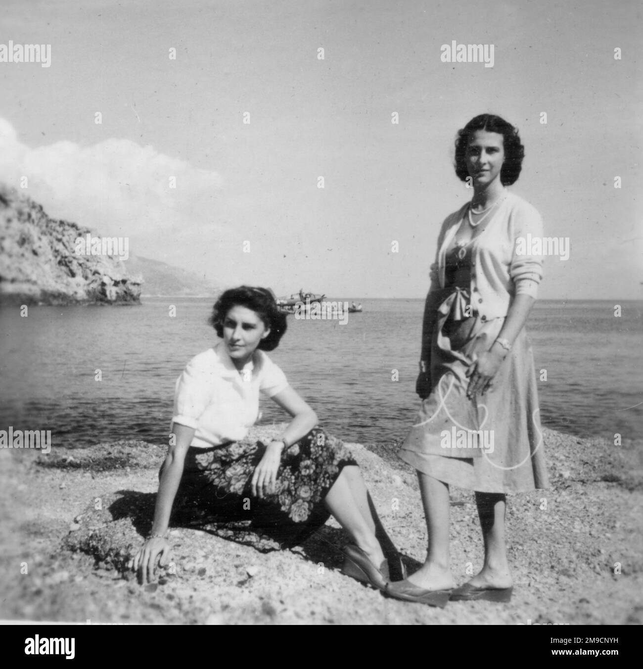Women 1940's friends Black and White Stock Photos & Images - Alamy