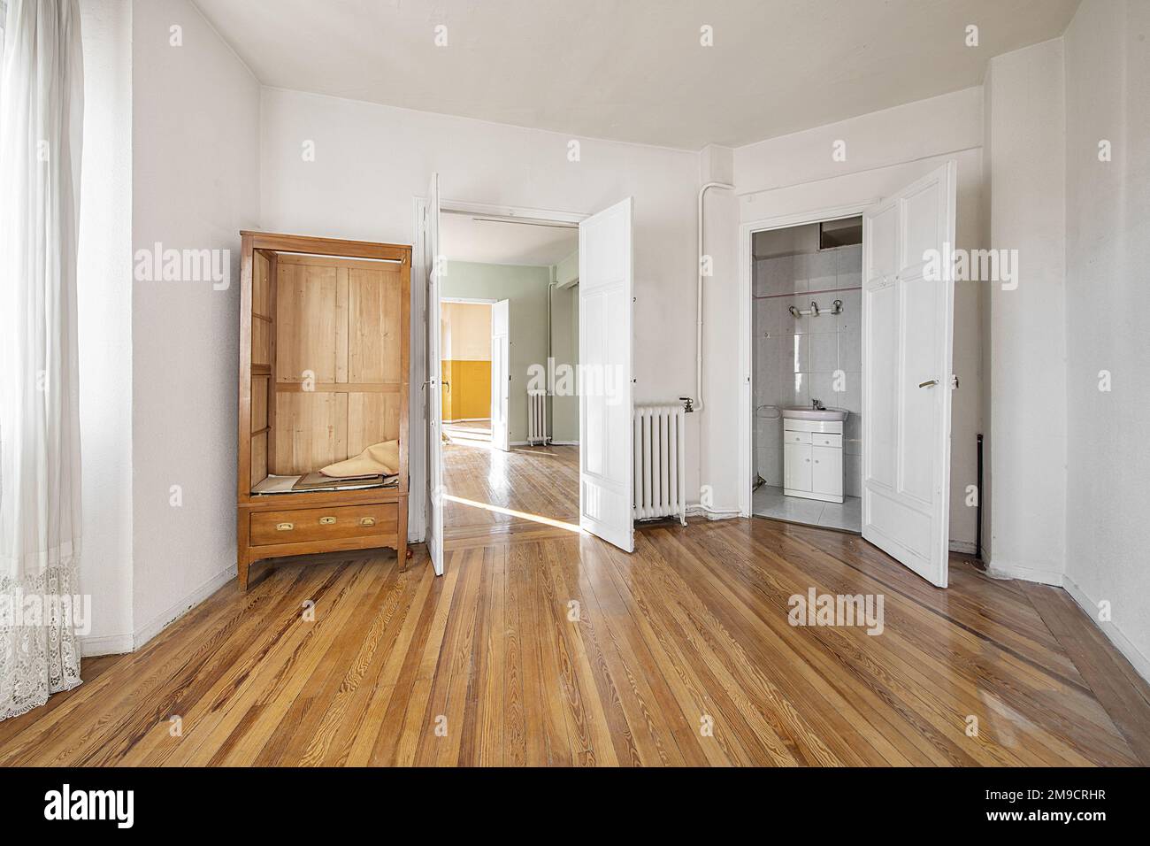 House without door hi-res stock photography and images - Alamy