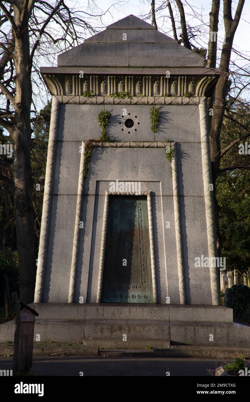 Hannah courtoy mausoleum hi-res stock photography and images - Alamy
