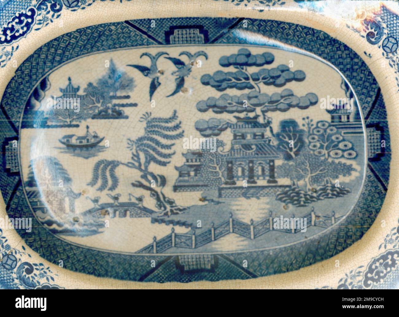 Willow Pattern Plate Stock Photo - Alamy