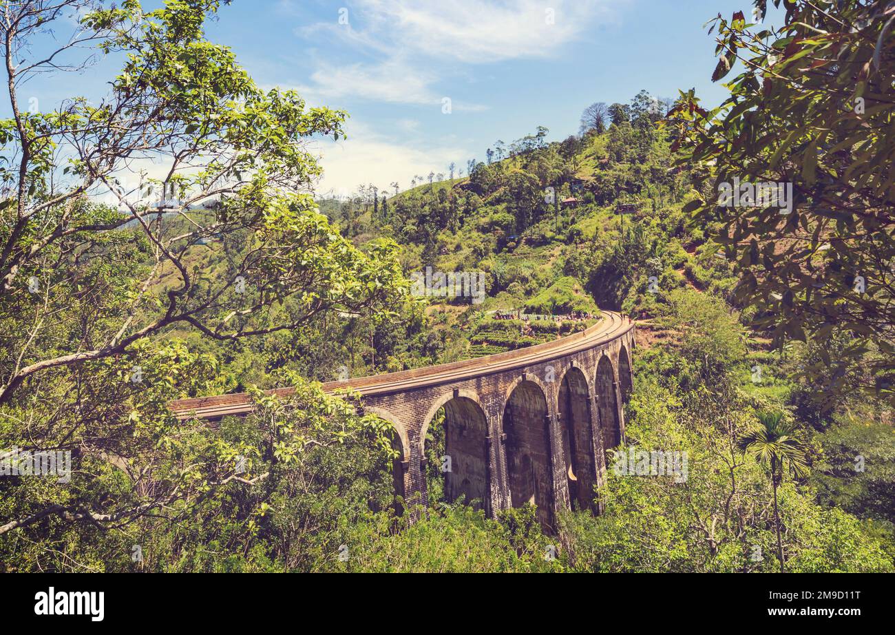 Famous nine arches bridge on Sri Lanka Stock Photo - Alamy