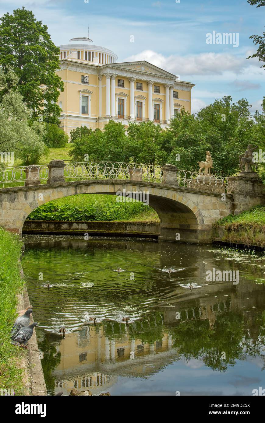 Reflections summer palace hi-res stock photography and images - Alamy