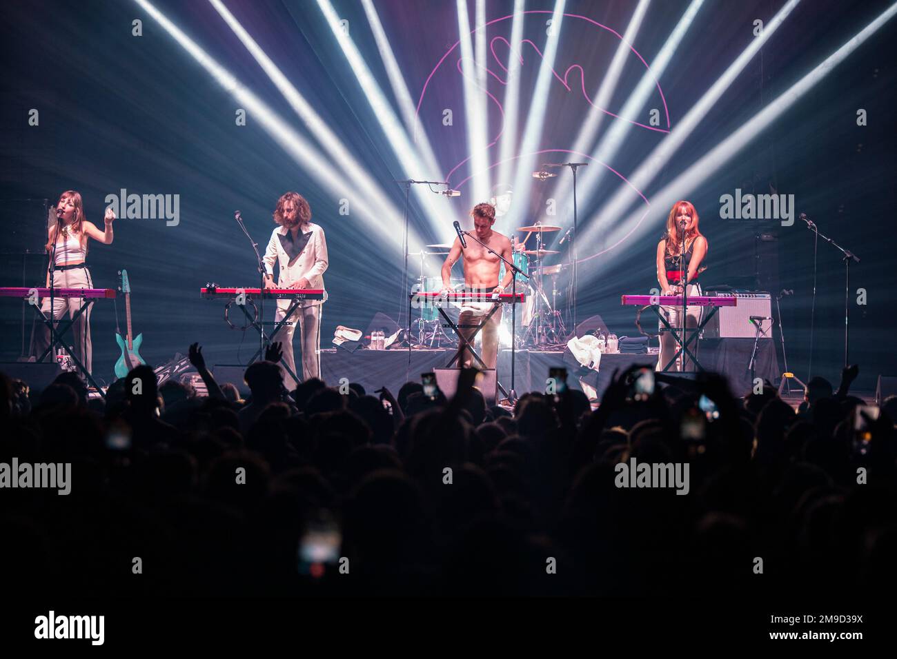 La femme hi-res stock photography and images - Alamy