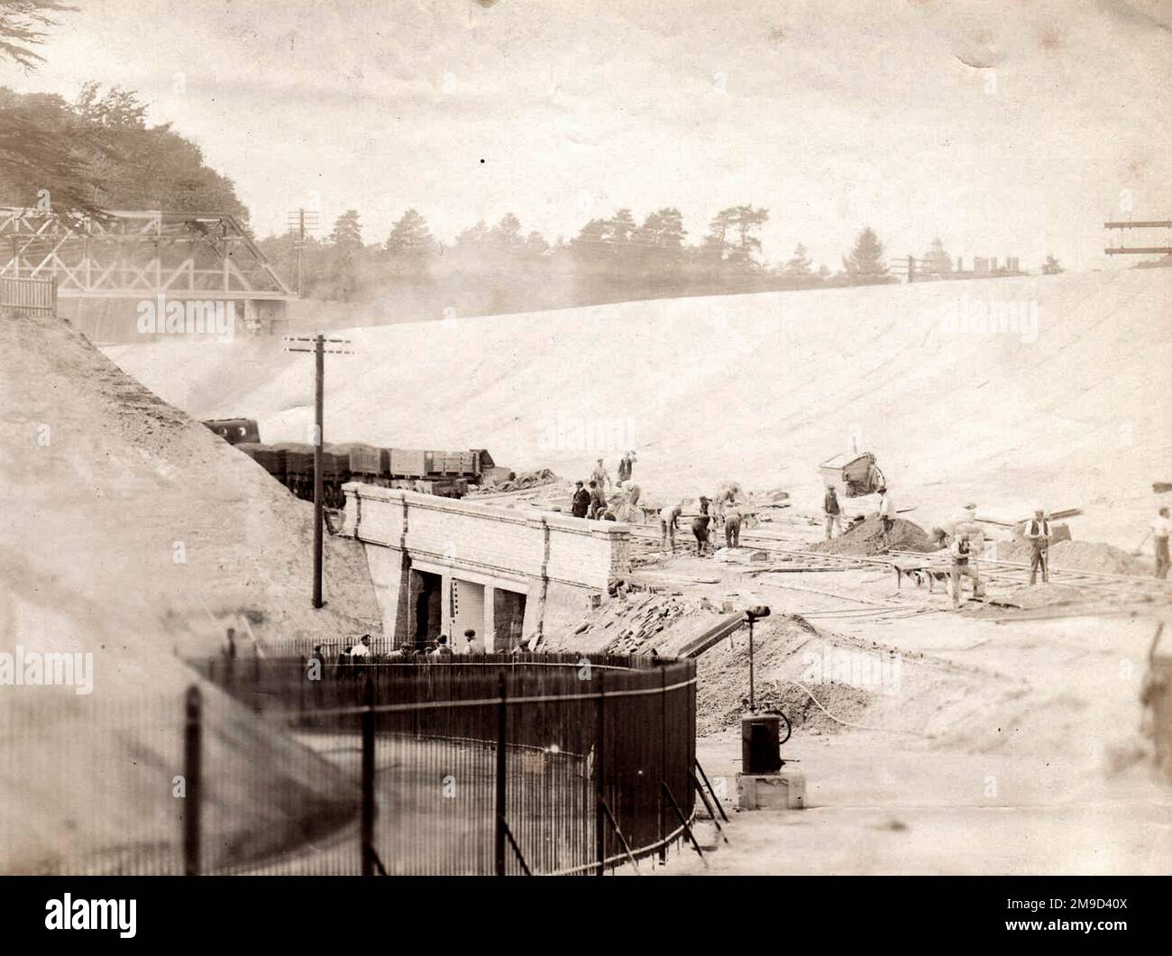 Brooklands Track Construction - Members' Bridge and Road Tunnel under ...