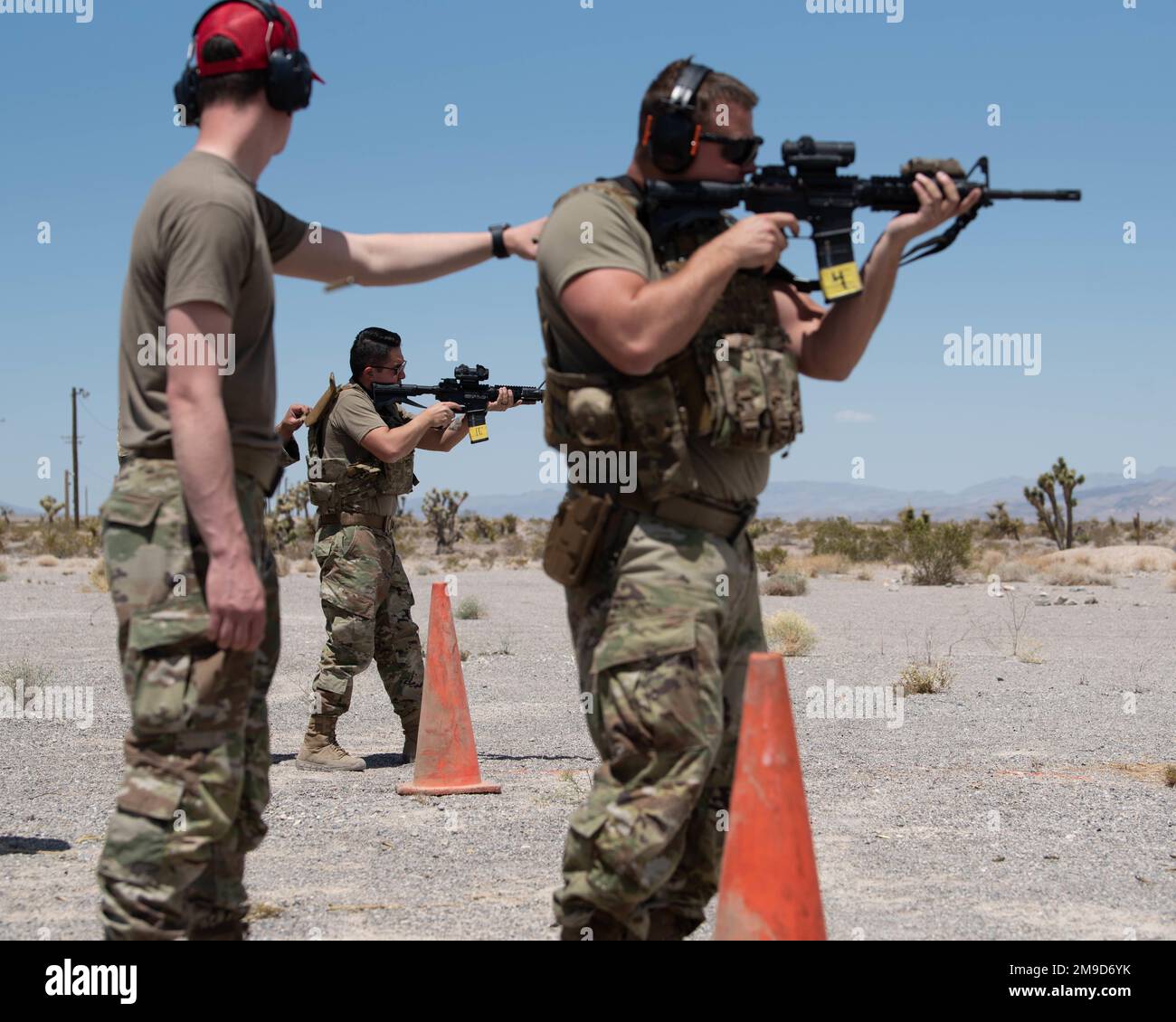 U.S Air Force Airmen assigned to the 432nd Wing/432nd Air Expeditionary ...