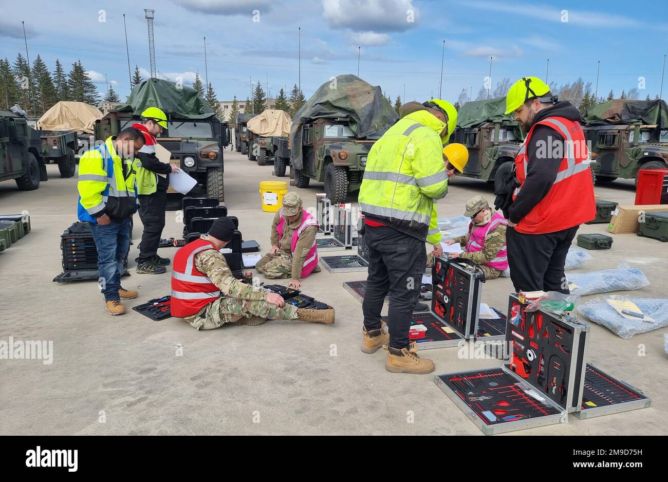 Soldiers from Headquarters and Headquarters Company, 169th Field ...