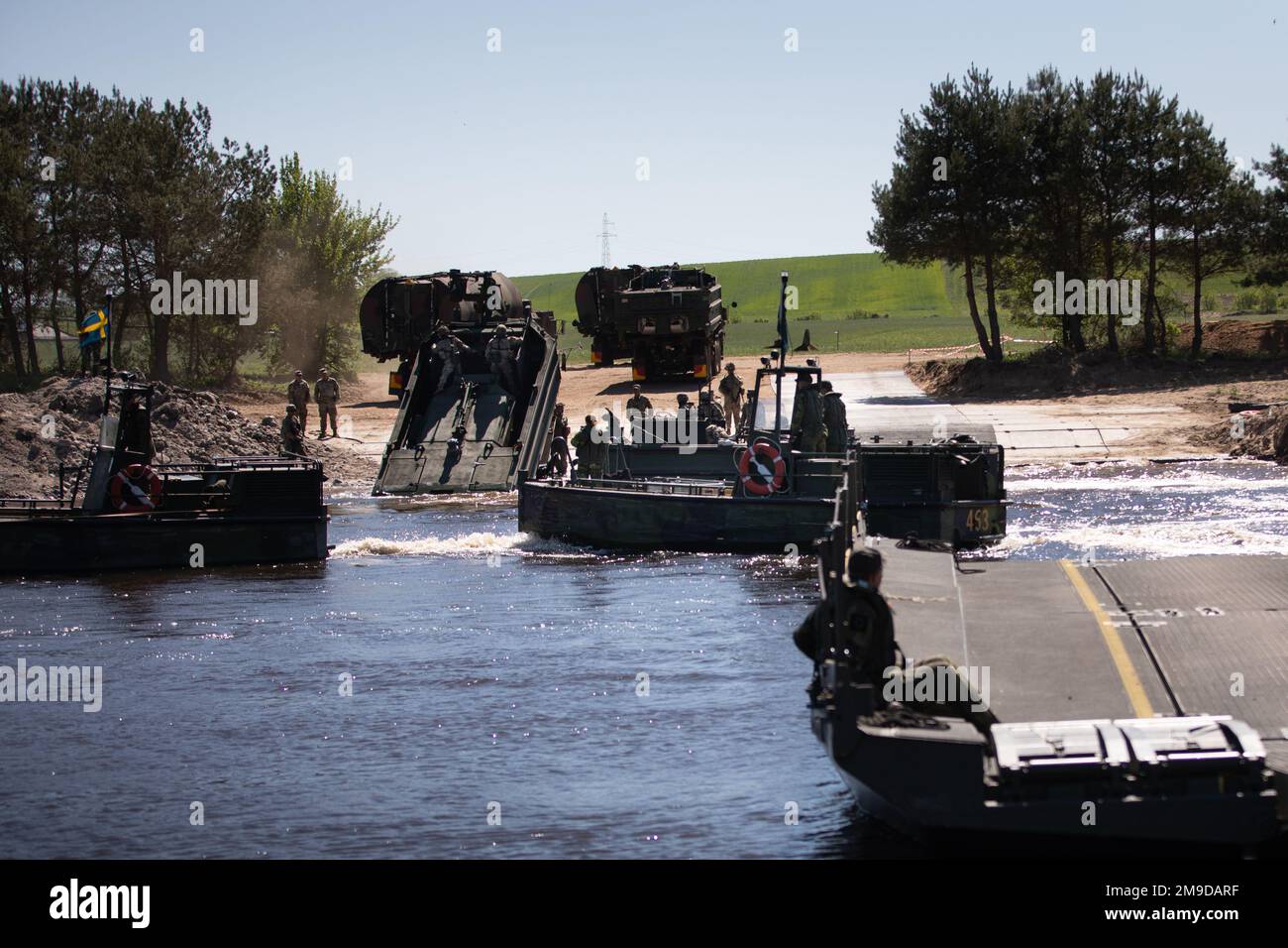 U.S. Soldiers assigned to the 5th Engineer Battalion, 36th Engineer ...