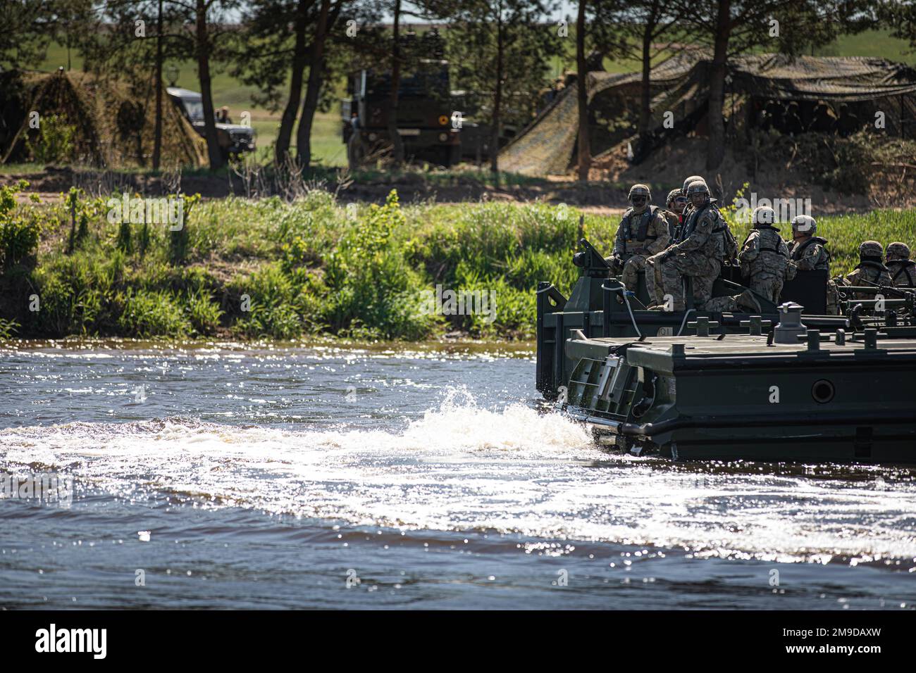 U.S. Soldiers assigned to the 5th Engineer Battalion, 36th Engineer ...