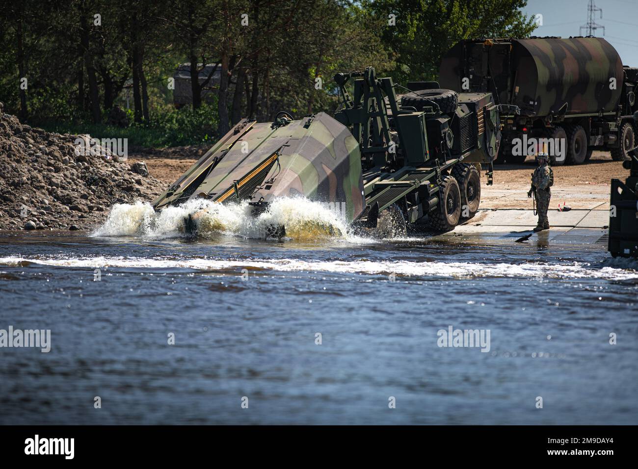 U.S. Soldiers assigned to the 5th Engineer Battalion, 36th Engineer ...