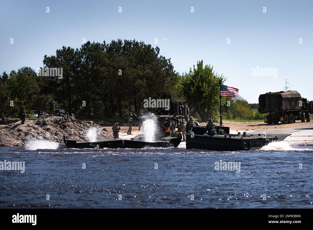 U.S. Soldiers assigned to the 5th Engineer Battalion, 36th Engineer ...