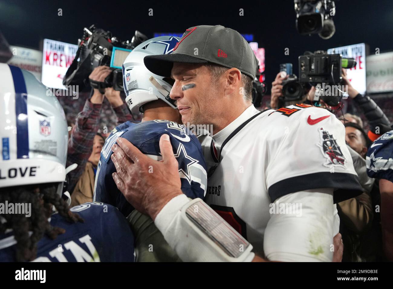 Tampa Bay Buccaneers quarterback Tom Brady (12) and Dallas Cowboys ...