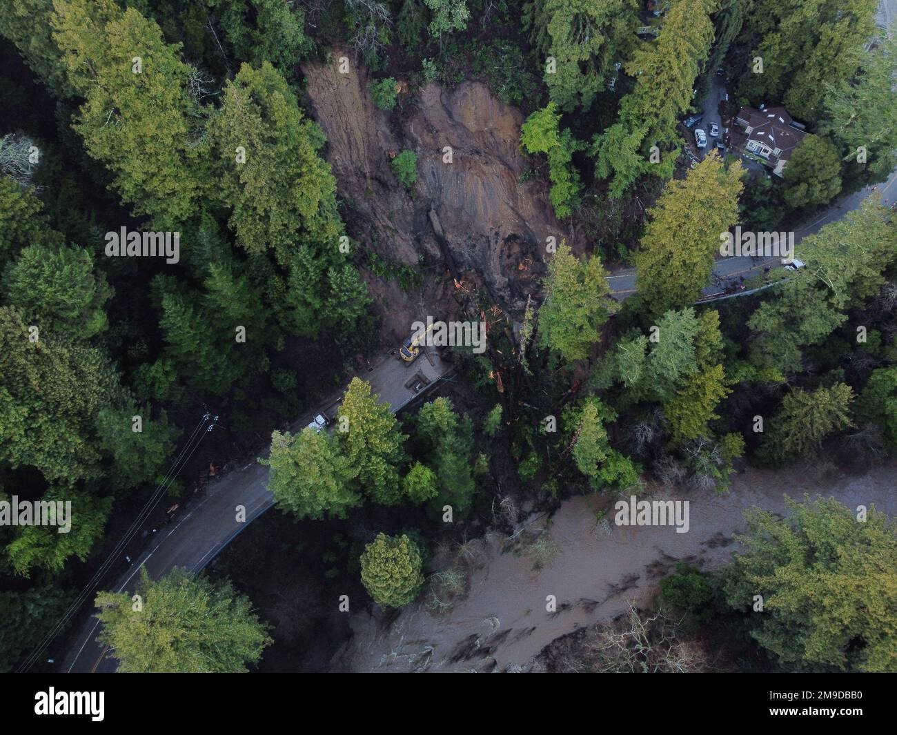 Landslide california highway hi-res stock photography and images - Alamy