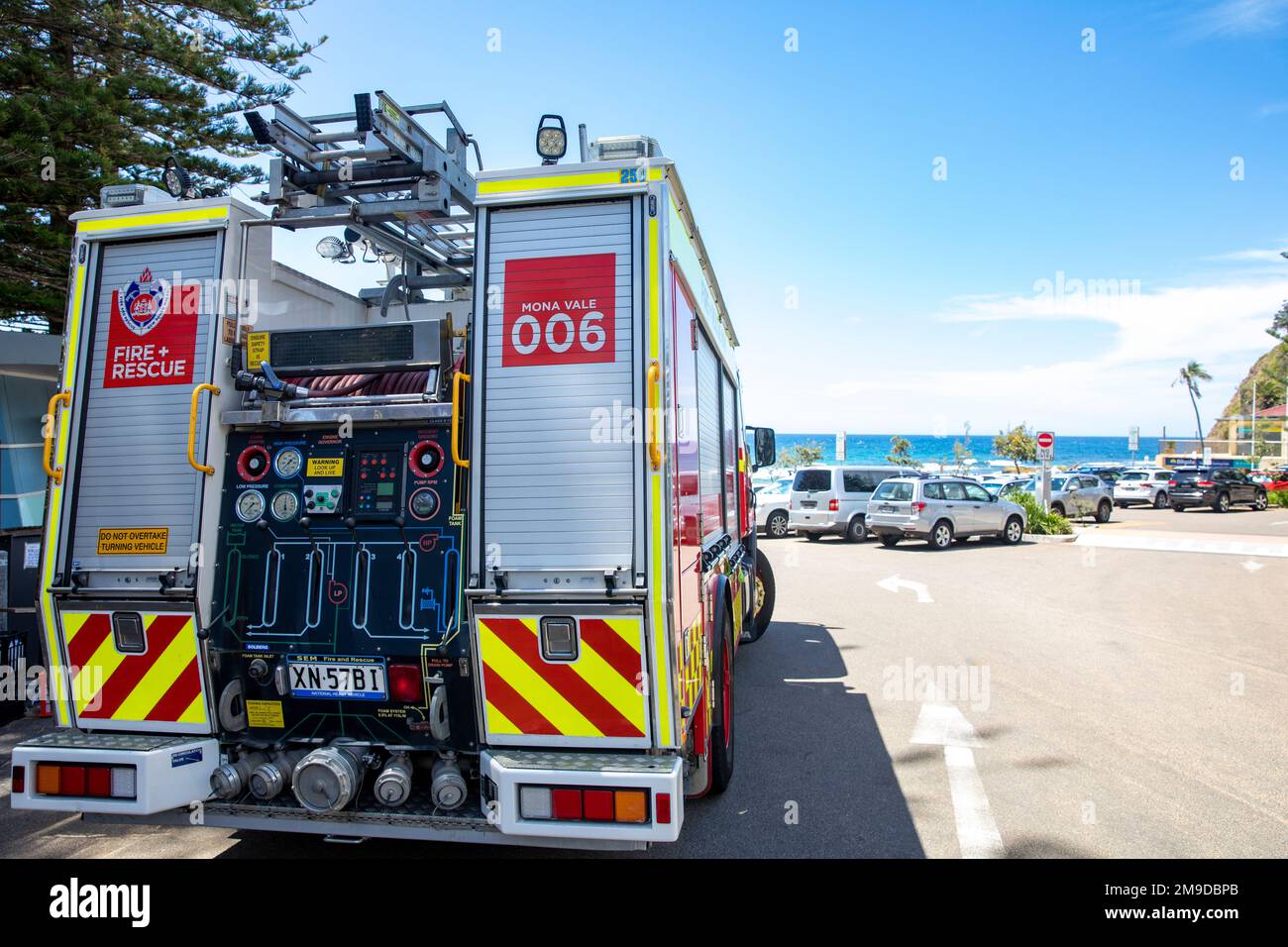 Sydney NSW Fire and Rescue fire brigade engine from Mona Vale station ...
