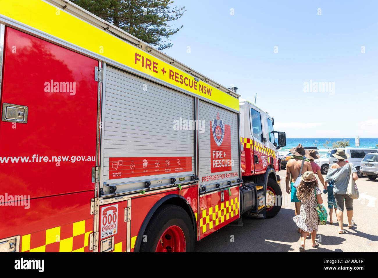 Sydney NSW Fire and Rescue fire brigade engine from Mona Vale station ...
