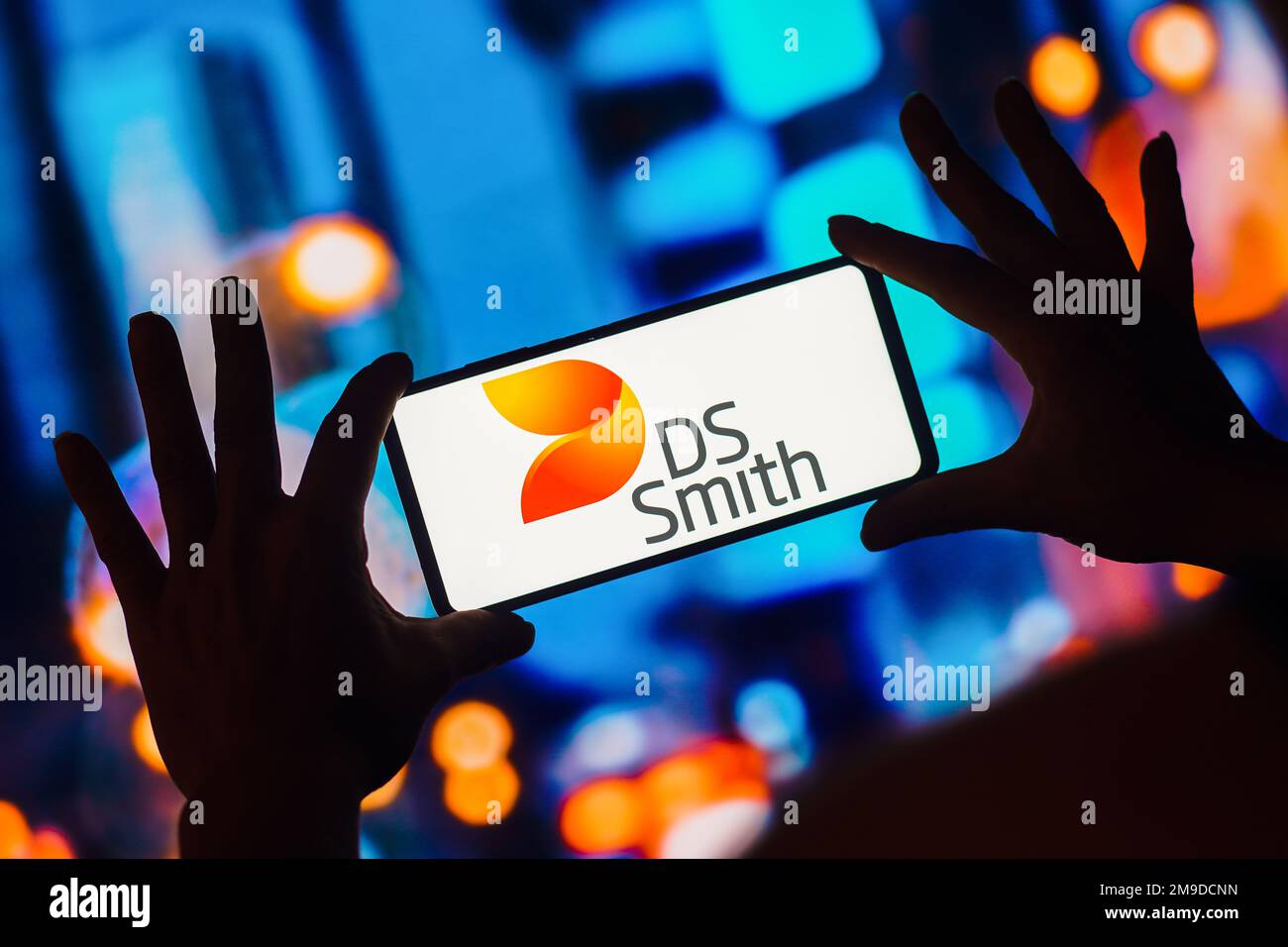 Ds smith logo hi-res stock photography and images - Alamy