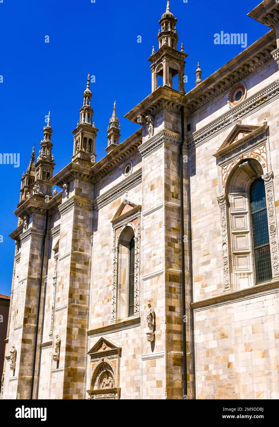 Duomo di Como Cathedral or Cattedrale di Santa Maria Assunta in Como ...