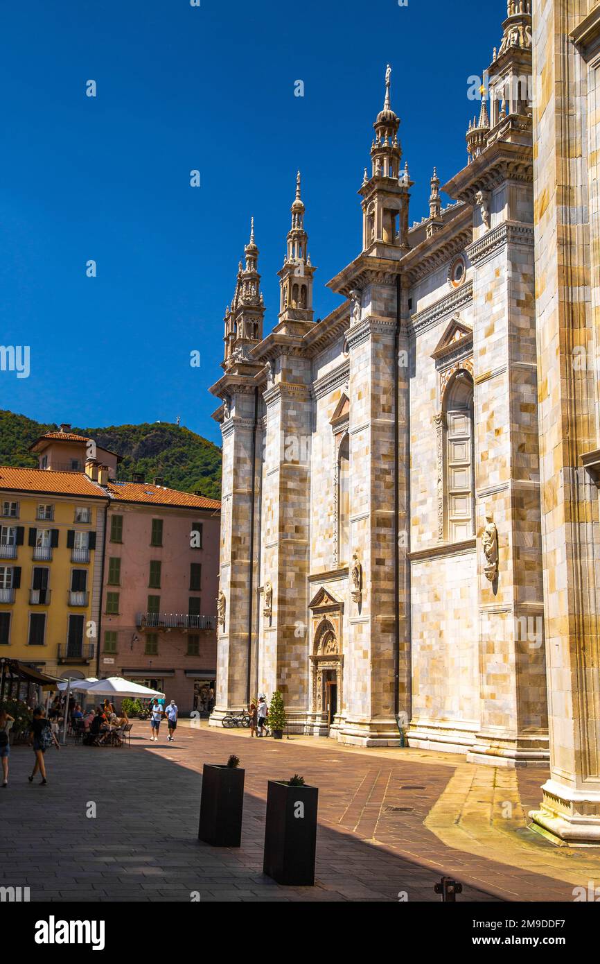 Duomo di Como Cathedral or Cattedrale di Santa Maria Assunta in Como ...