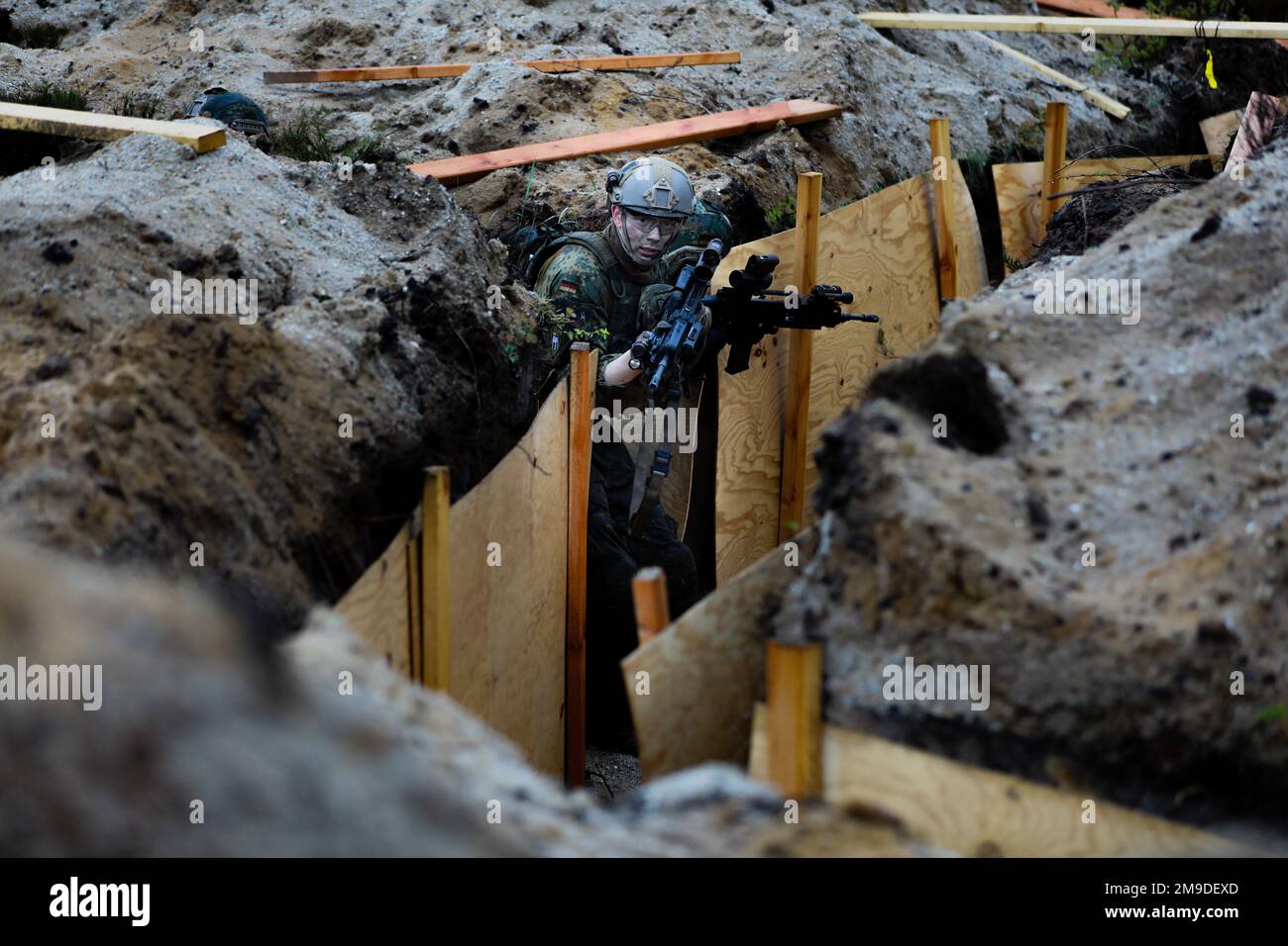 German soldiers assigned to the 212th Panzergrenadier Battalion, 21st ...