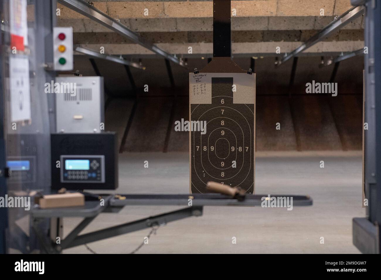 Police with carbine rifles hi-res stock photography and images - Alamy