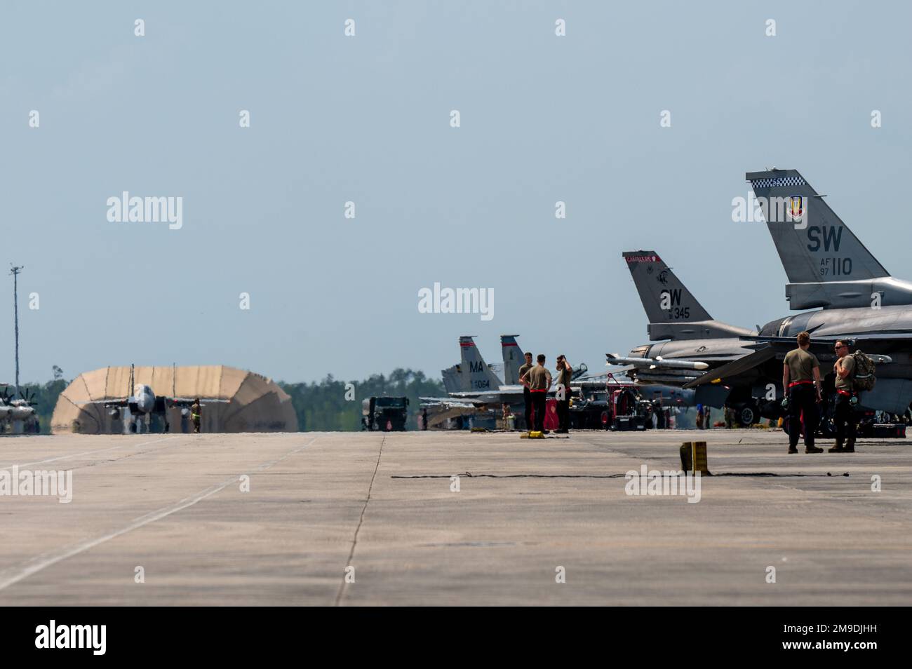 U.S. Airmen assigned to Shaw Air Force Base, South Carolina, and Barnes ...
