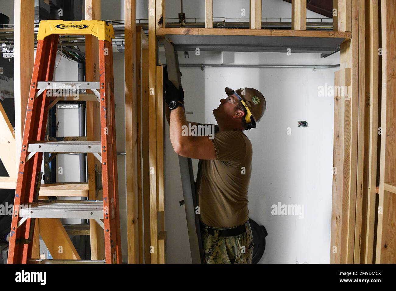 (220517-N-OI810-0060) KEY WEST, Florida (May 17, 2022) Builder 1st ...