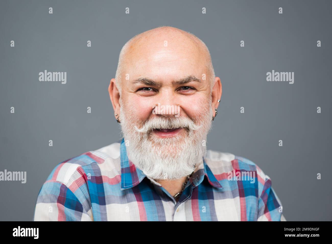Old man smiley face hi-res stock photography and images - Alamy