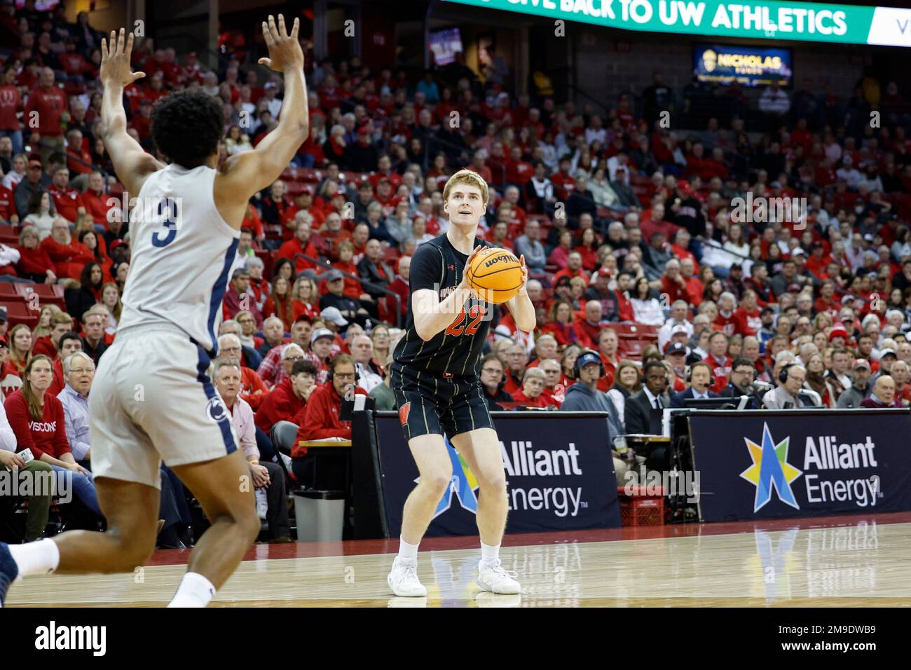 Madison, WI, USA. 17th Jan, 2023. Wisconsin Badgers forward Steven ...