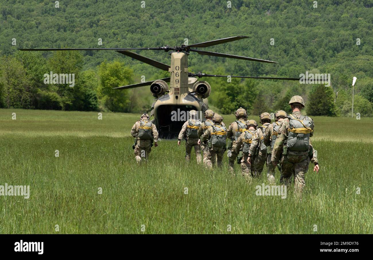 Chinook jump hi-res stock photography and images - Alamy
