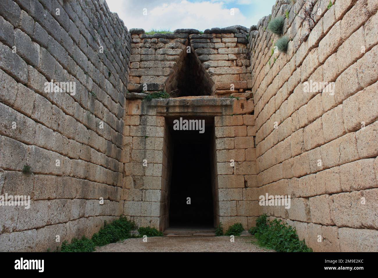 Tholos tomb of Atreus or Agamemnon in the ancient Greek city Mycenae ...